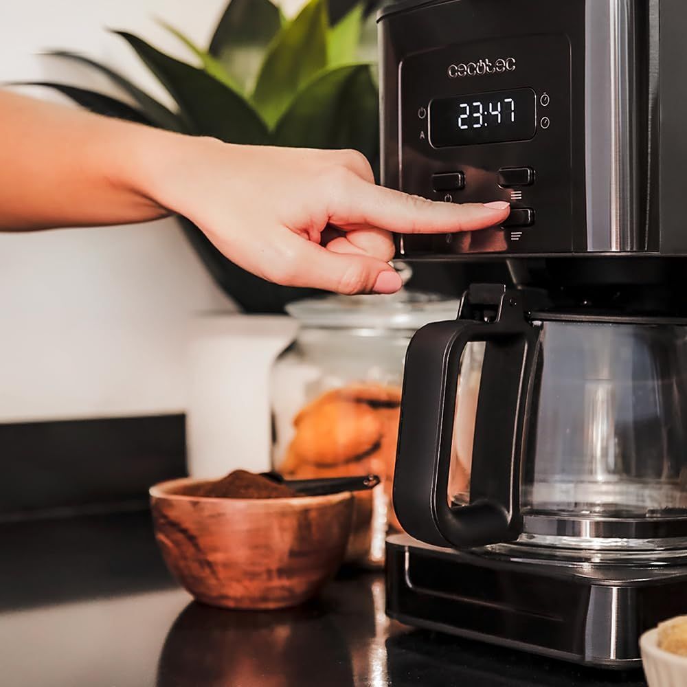 Cecotec 01722 Digital drip-coffee machine for 12 cups - Zigzag